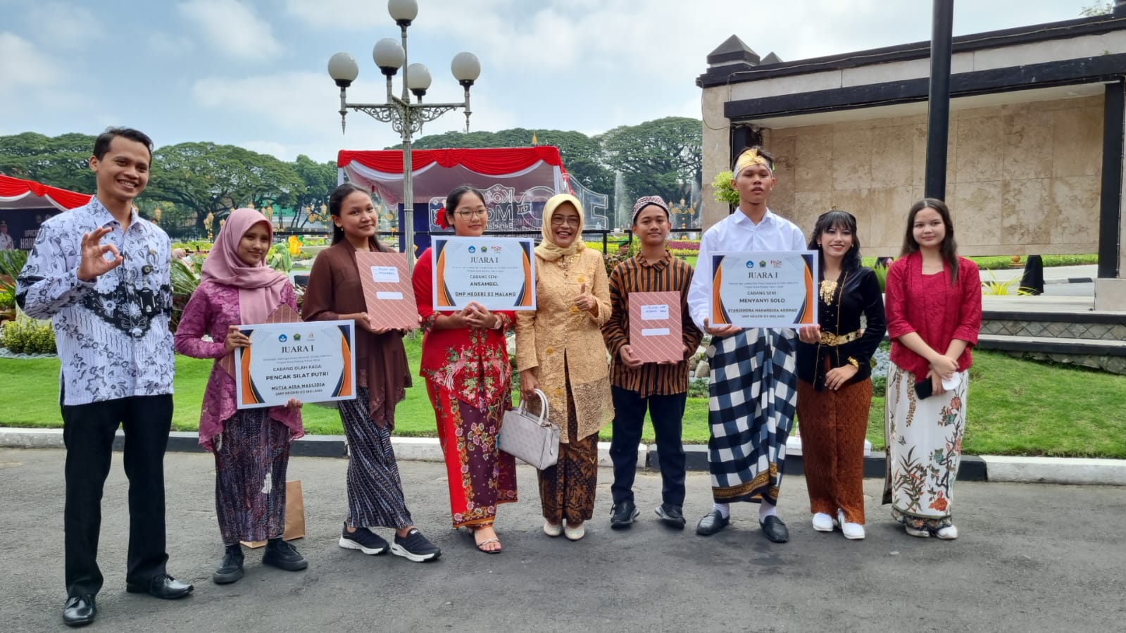 Siswa-siswi SMP Negeri 3 Malang Raih Berbagai Penghargaan di Hari ...